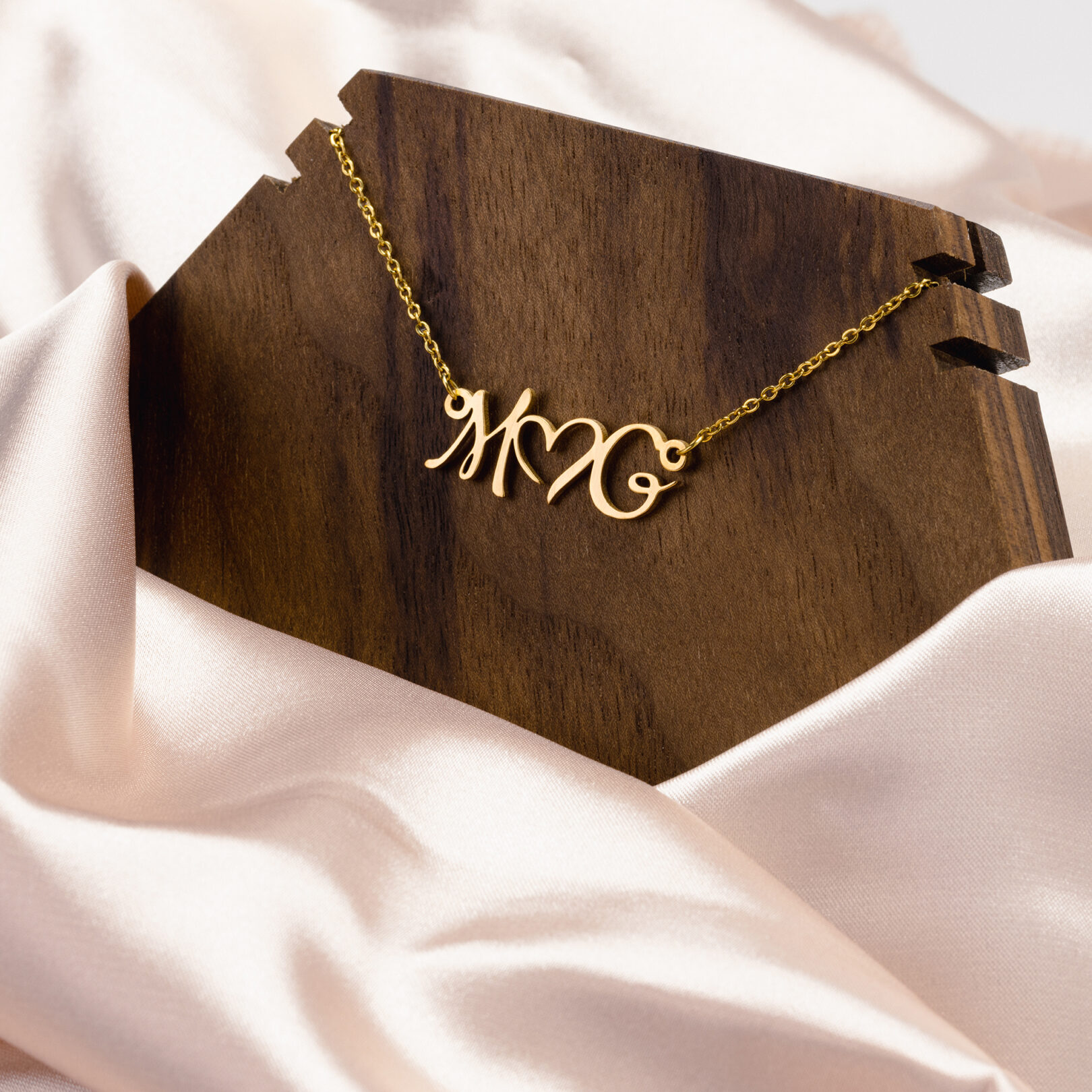 Personalized Name Necklaces - teelaunch blog